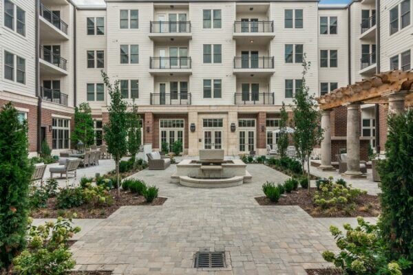 Emlak ofisi Harpeth Square Apartments, Franklin, foto