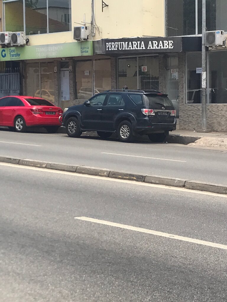 Kozmetik ve parfümeri mağazaları Perfumaria Soft Hair, Loanda, foto
