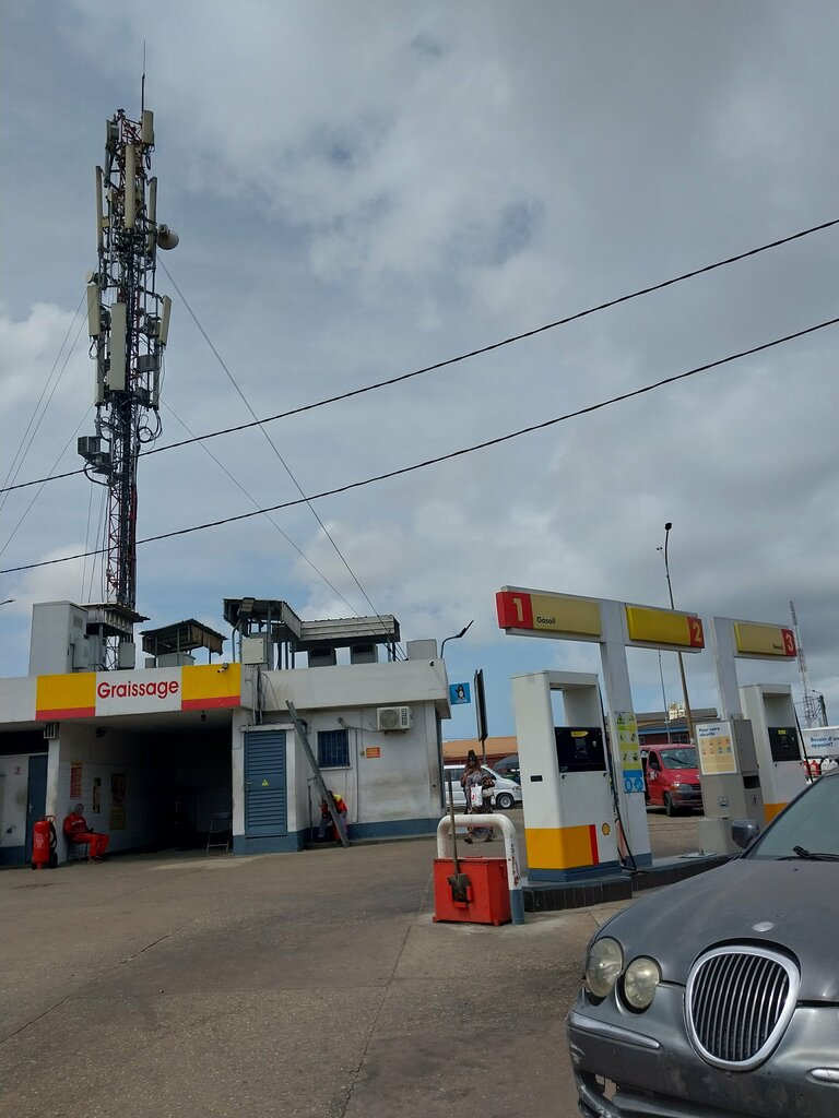Benzin istasyonu Station Shell, Abican, foto