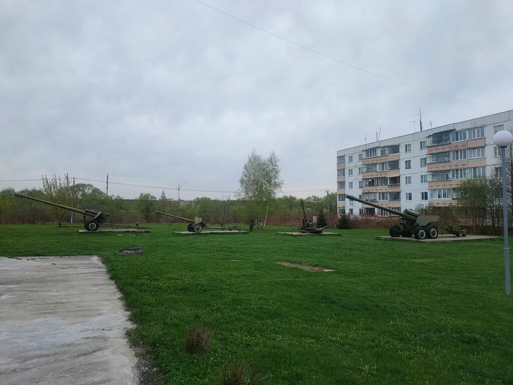 Anıt, heykel 152-мм пушка 2А36 «Гиацинт-Б», Moskova, foto