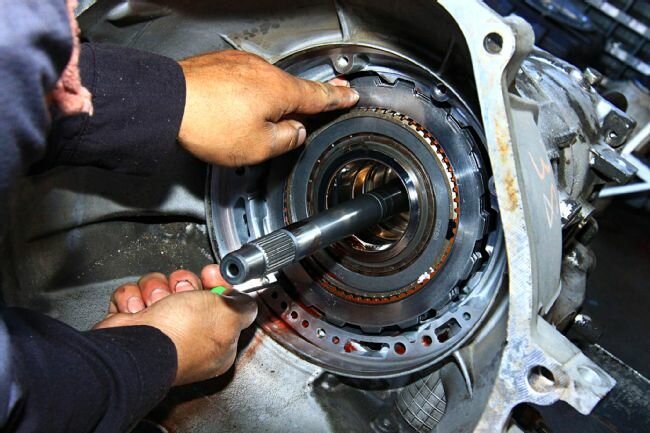 Otomobil servisi Compass Automatic Gear Center, Abu Dabi, foto