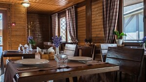 Alpijskaya Dolina (улица Алексея Дижа No:10А, село Малореченское), kafe  Kırım Cumhuriyeti'nden