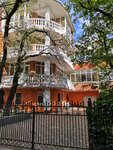 Коттедж Райский уголок (Lazurnaya ulitsa No:7А), otel  Gelencik'ten