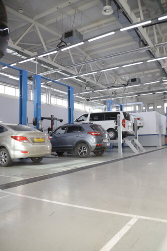 Otomobil satış galerileri Hyundai Qalqaman, Astana Motors, Almatı, foto