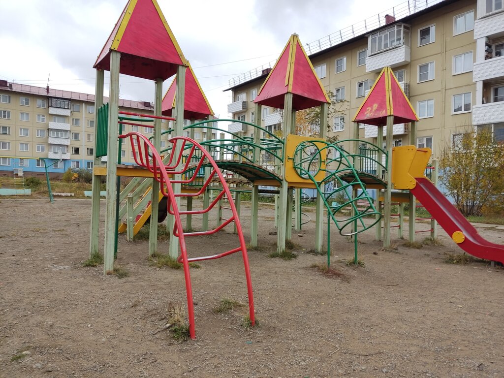 Oyun alanı Playground, İrkutskaya oblastı, foto