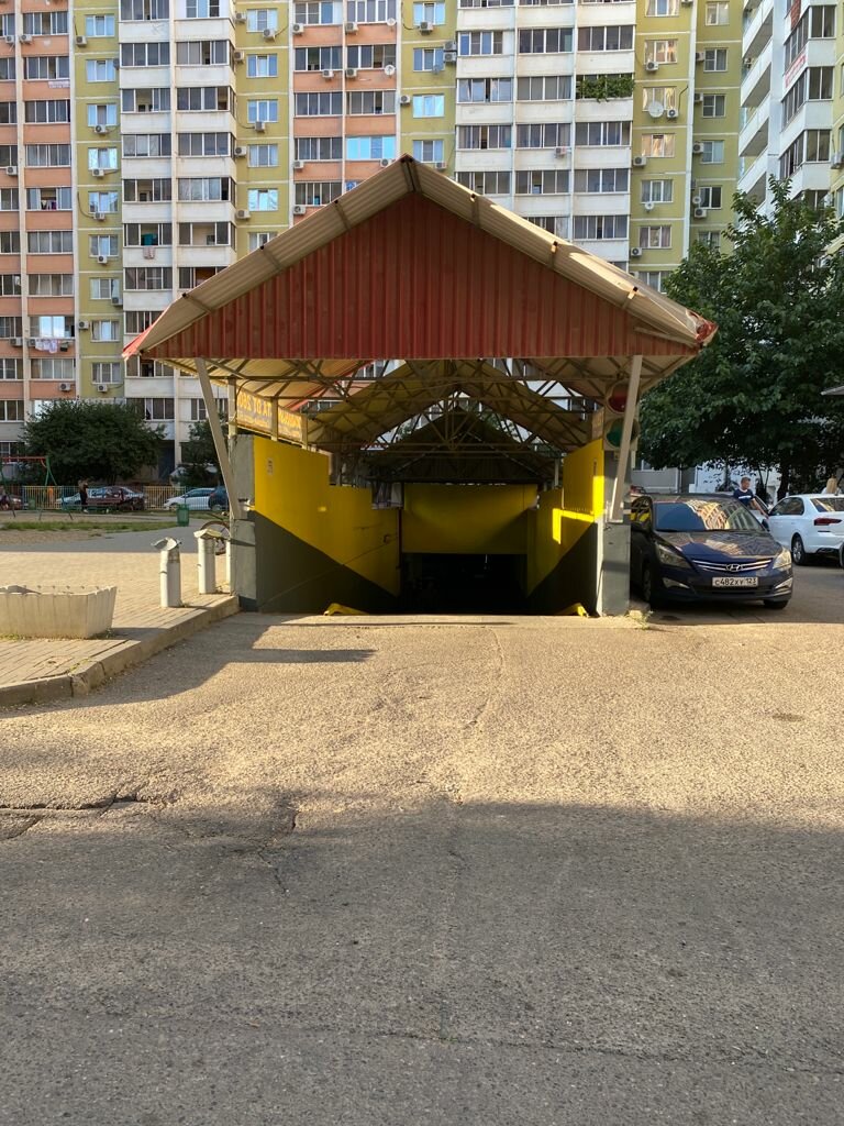 Otoparklar Подземный паркинг, Krasnodar, foto