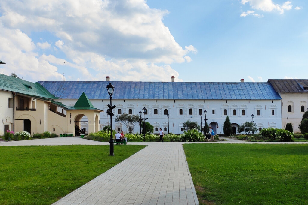 Turistik yerler Патриаршьи кельи, Tixvin, foto