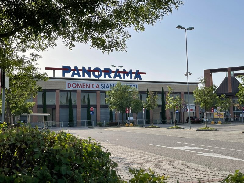Cep telefonu ve aksesuarları satış mağazaları Windtre Pistoia C. C. Panorama, Toskana, foto