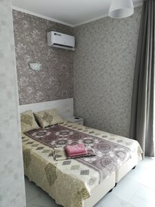 Gostinica (Proletarskaya ulitsa No:127, selo Kabardinka), otel  Krasnodarski krayından