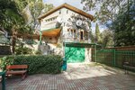 Дом в парке (Крутой спуск No:12А), konuk evi  Alupka'dan