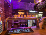 Beer Here (Bolshaya Pushkarskaya Street No:5), bar  Saint‑Petersburg'dan
