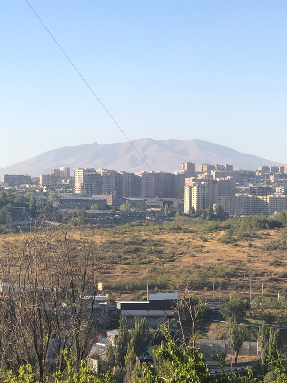 Dağ zirvesi Aygablur, Kotayk, foto