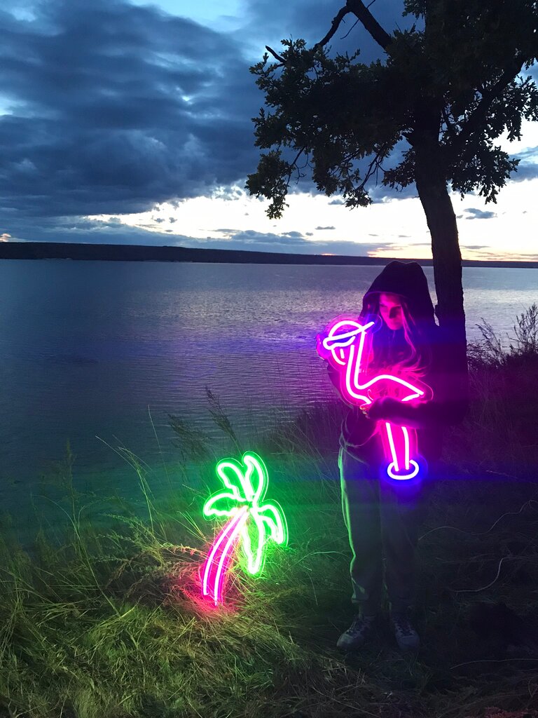 Tabela yapımı Neoncast, Samara, foto