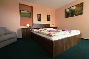 Pension U Svateho Jana (Spojovaci 72,50311 Hradec Kralove,), otel  Hradec Kralove'den