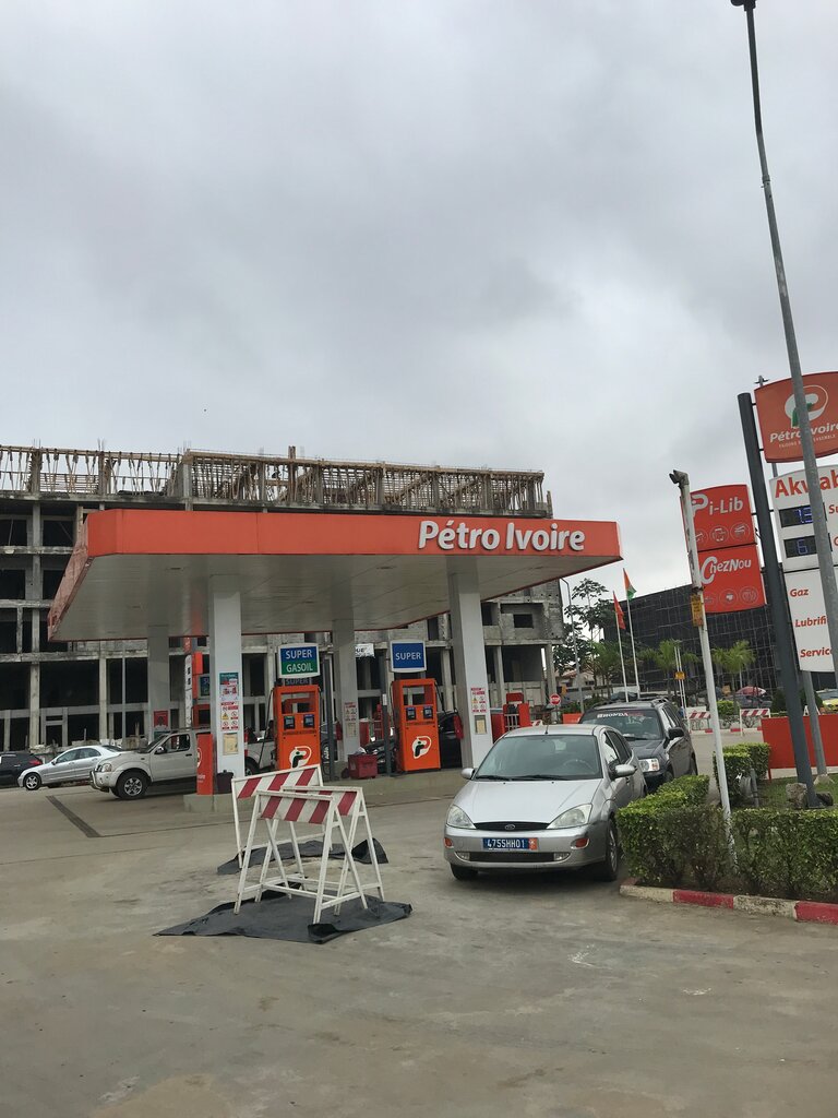 Benzin istasyonu Petro ivoire Palmerais, Abican, foto