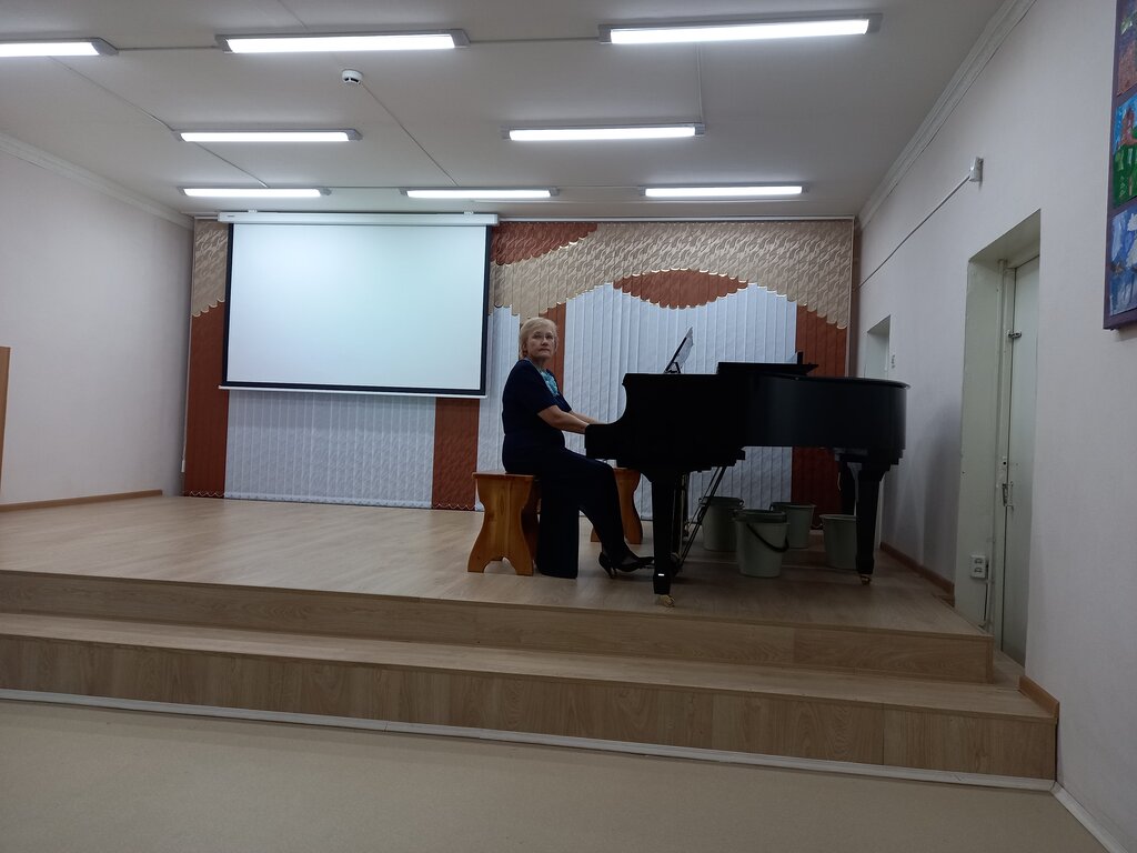 Sanat okulları Munitsipalnoye obrazovatelnoye uchrezhdeniye dopolnitelnogo obrazovaniya detey Rayonnaya detskaya shkola iskusstv, İrkutskaya oblastı, foto
