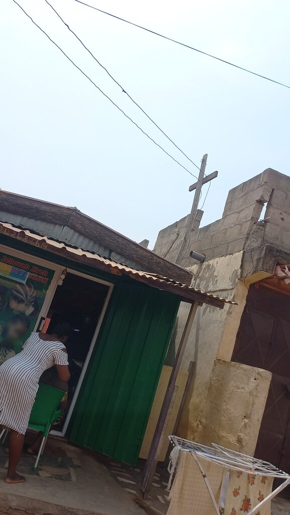 Kuaförler Jehovah Jireh Beauty Salon, Akra, foto