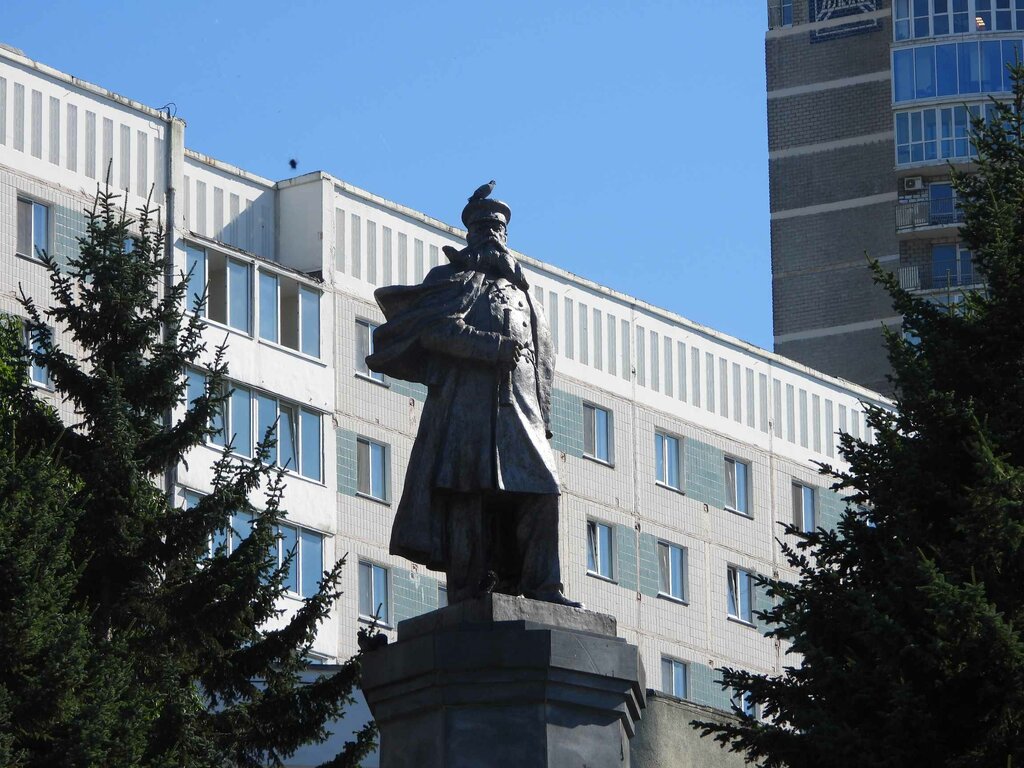 Anıt, heykel Памятник Адмиралу Макарову, Vladivostok, foto