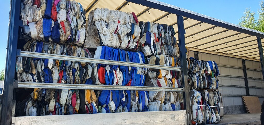 Geri dönüşüm maddeleri Пункт приёма чёрного металла, бумаги, пластика, Furmanov, foto