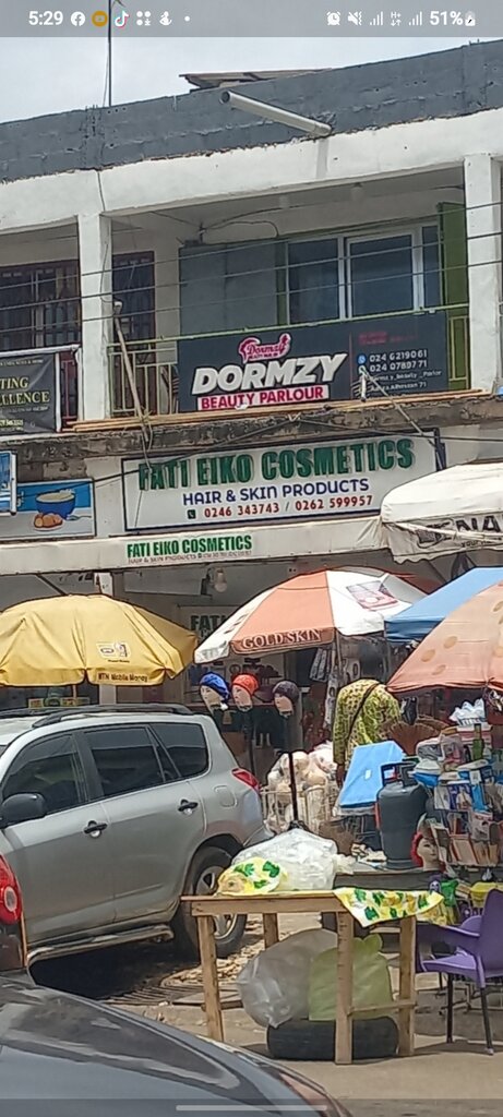 Kozmetik ve parfümeri mağazaları Fati eiko cosmetic, Akra, foto