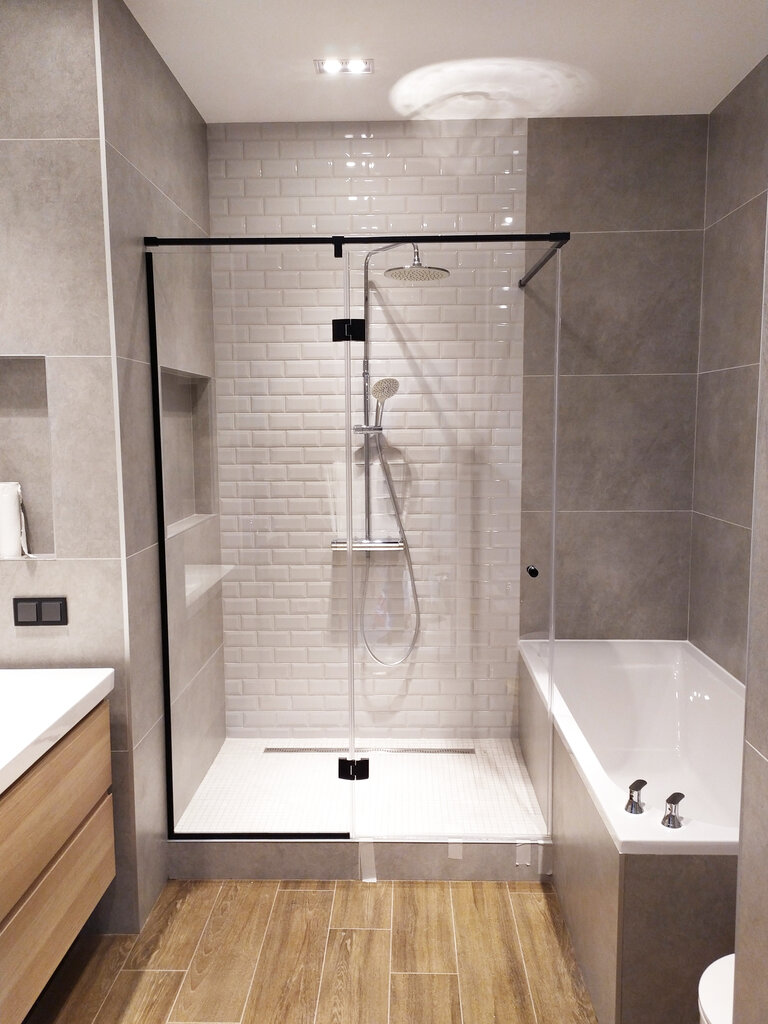 Cam ve cam ürün üreticisi Sergey Anokhin's Bureau of Glass Constructions, Saint‑Petersburg, foto