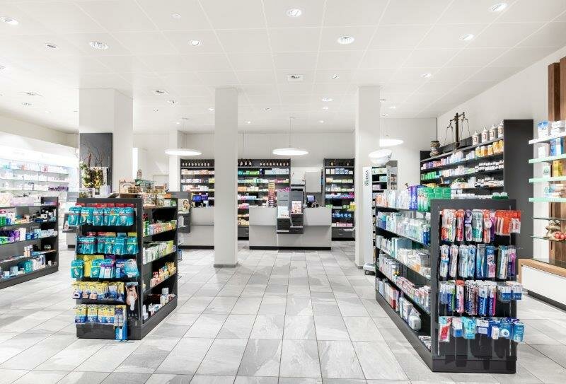 Kozmetik ve parfümeri mağazaları Grosse Apotheke Dr. G. Bichsel AG, Interlaken, foto