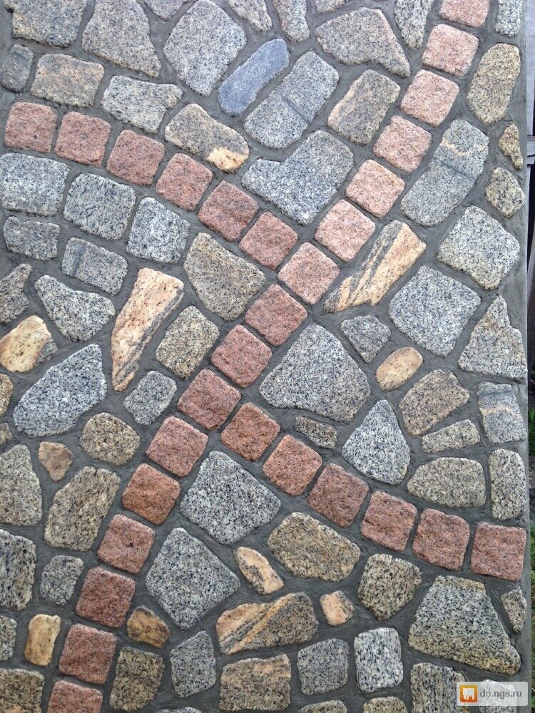 Taş ürünler ve yapılar Kamelot, Sverdlovskaya oblastı, foto