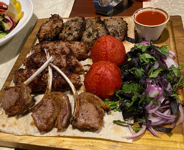 Kafe Schaurma & shashlyk u nurika, Moskova, foto