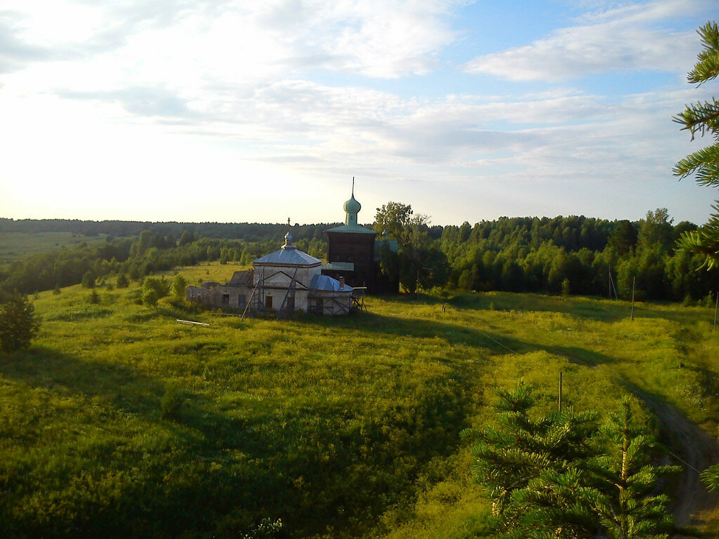 Ortodoks kiliseleri Церковь Спаса Нерукотворного Образа в Нижнем Починке, Kirovskaya oblastı, foto