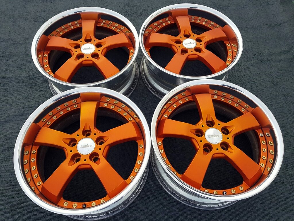 Jant ve lastikçiler Dikie Tapki, Yekaterinburg, foto