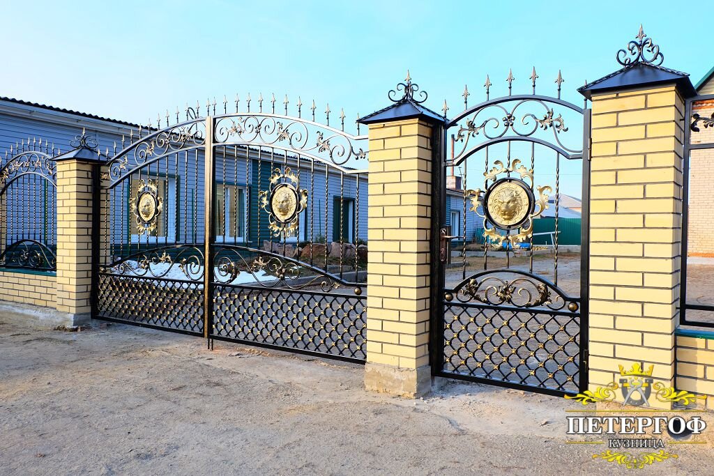 Demirdökümcüler Forge Petergof, Çeliabinsk, foto