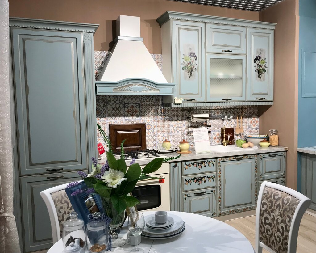 Mutfak mobilyaları Кухни Едим Дома, Murmansk, foto