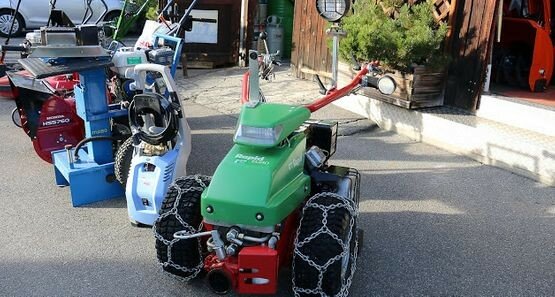 Bahçe ekipmanları ve teknolojileri Wolf AG Motorgeräte Spiez, Bern, foto
