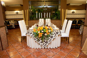 Restaurante El Cazador (Autonomous Community of Andalusia, Córdoba, Avenida Marqués de Santillana, 113), restoran  Endülüs'ten