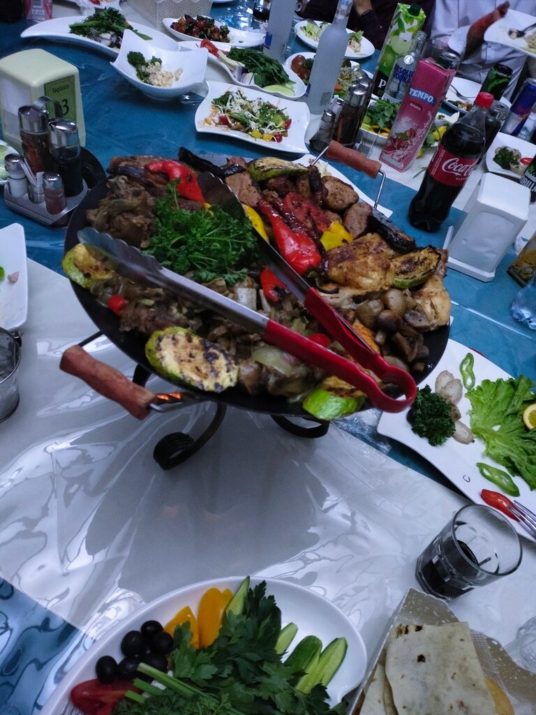 Kafe Taglaura Shashlychnyı raı № 1, Almatı, foto