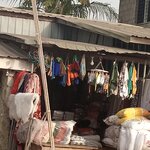 Shop (Hawa Avenue No:537, Madina), giyim mağazası  Gana'dan