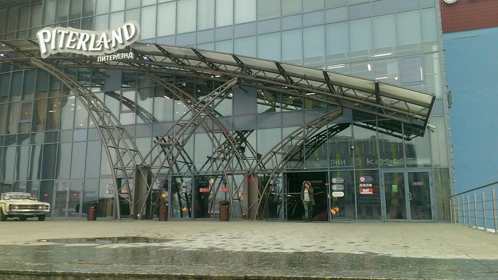 Dış giyim mağazası Joutsen company's shop in Piterland, Saint‑Petersburg, foto