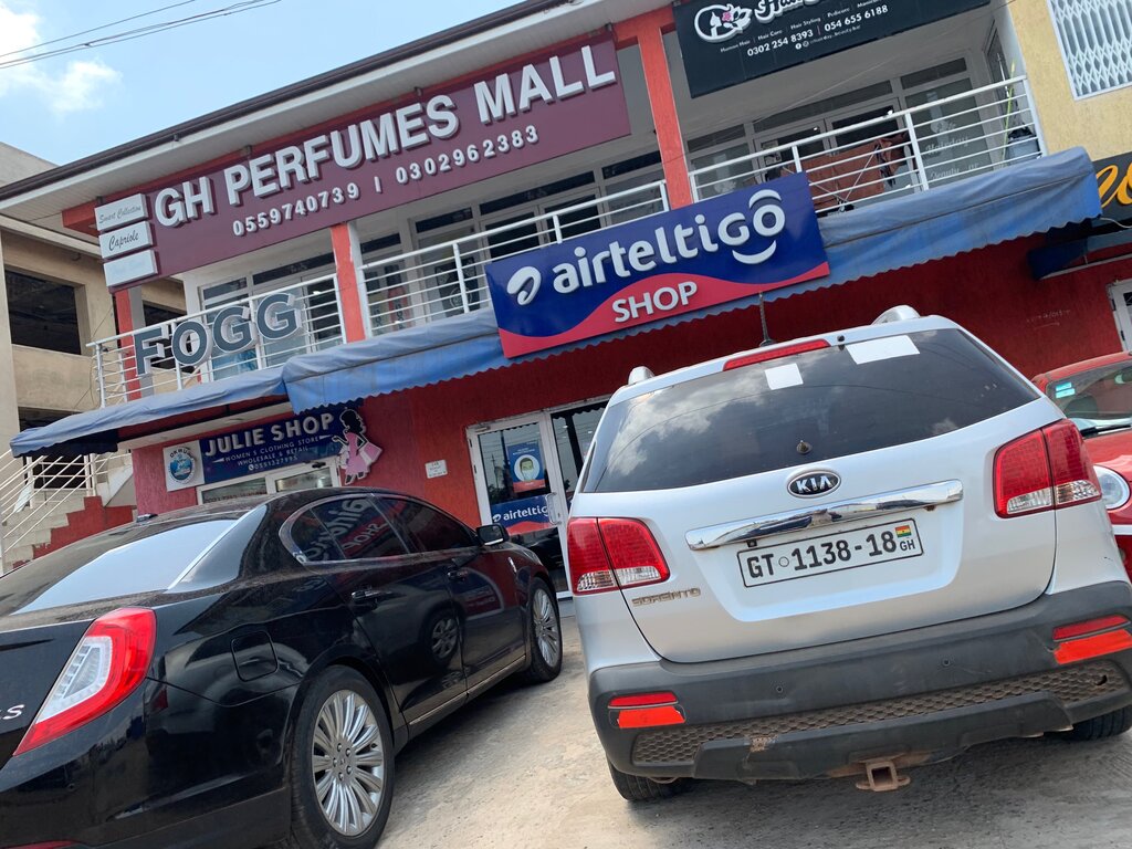 Kozmetik ve parfümeri mağazaları Gh perfume Mall, Akra, foto