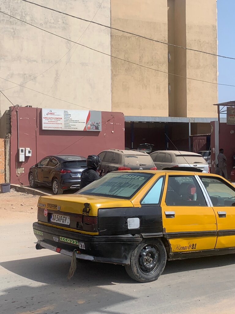 Otomobil servisi GMS Auto Center, Dakar, foto