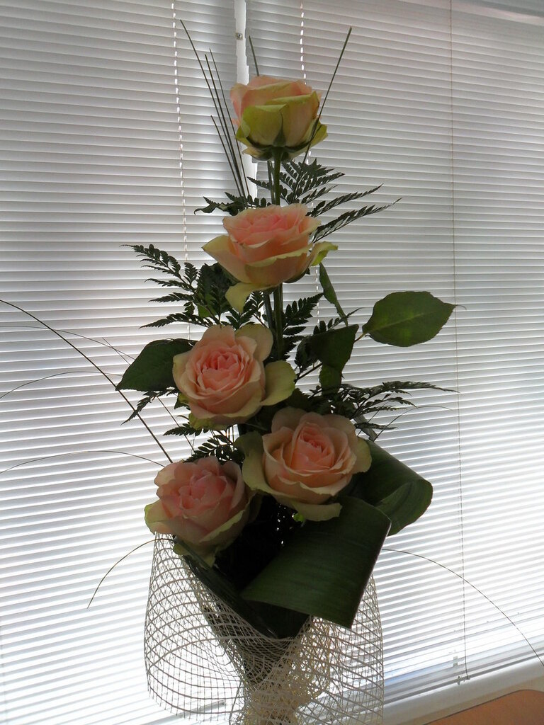 Kutlama ürünleri Rozovy Dozhd, Aksay, foto