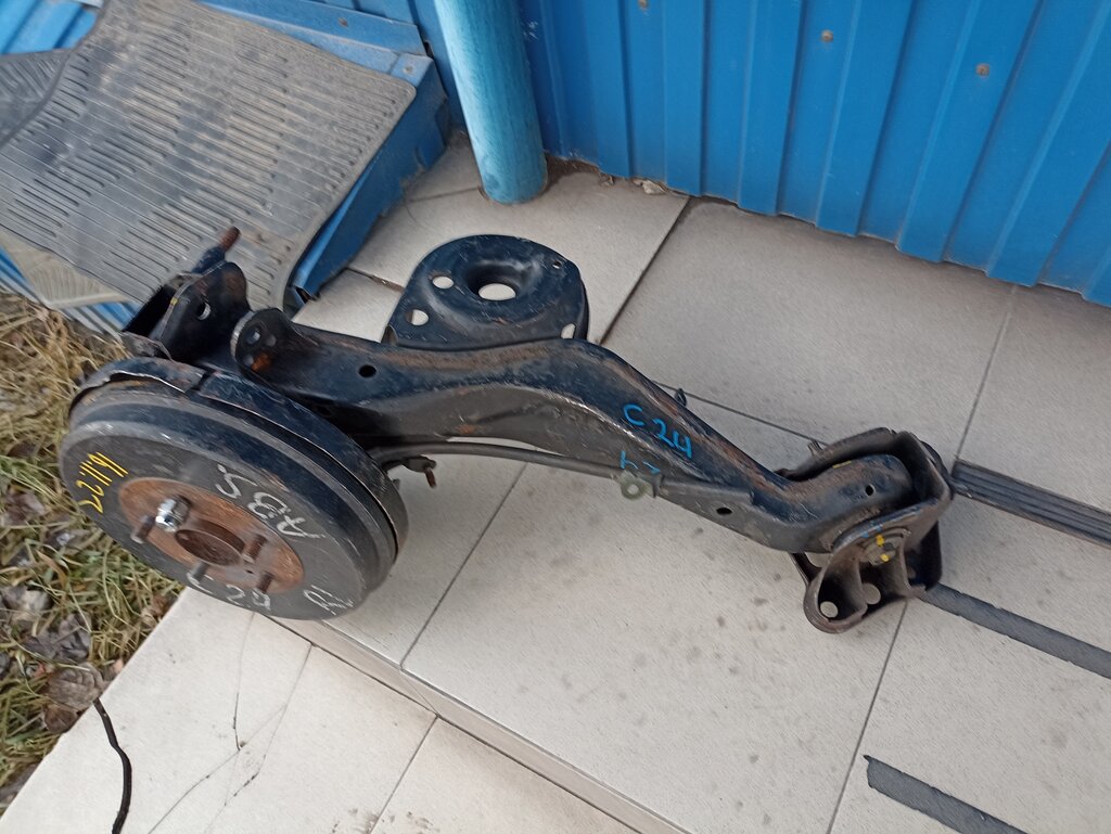 Otomobil yedek parçaları Motorov, Bratsk, foto