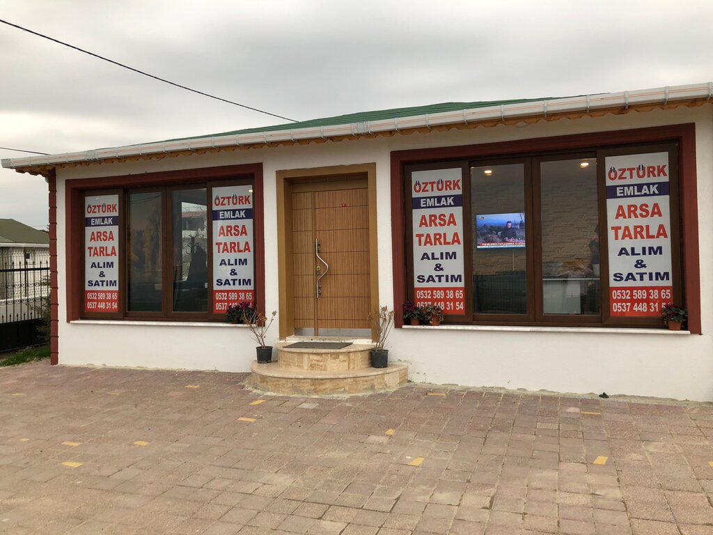 Emlak ofisi Öztürk Emlak, İstanbul, foto