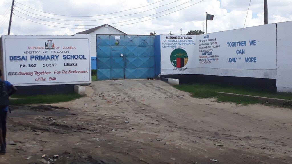 Ortaokul Desai Middle Basic School, Lusaka, foto