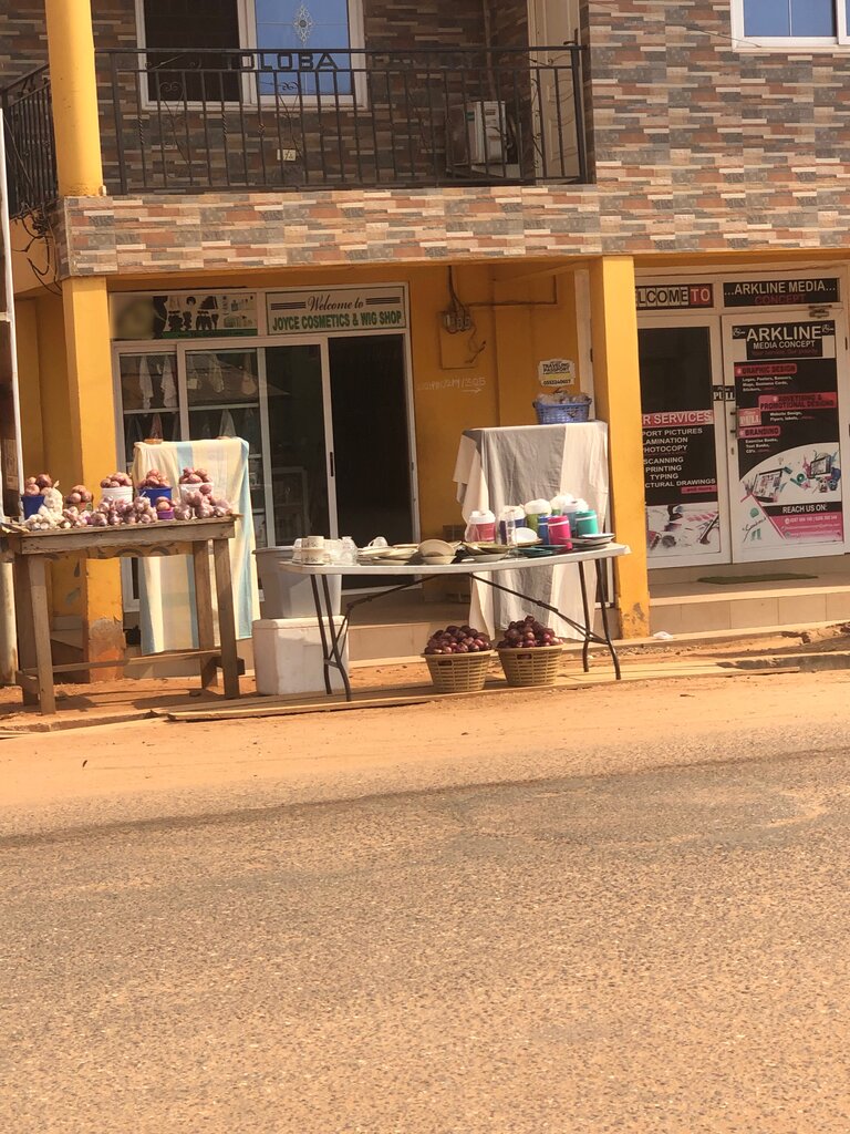 Kozmetik ve parfümeri mağazaları Joyce Cosmetics and Wig Shop, Dünya, foto