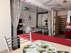 Wonderapart (Vostochnaya ulitsa No:80А, Krasnoye Selo), otel  Vladimir'den