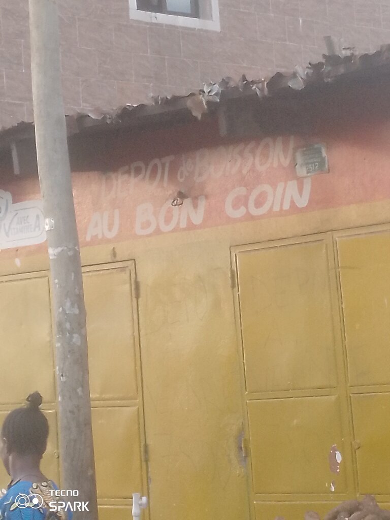 Giyim pazarı Au, Brazzaville, foto