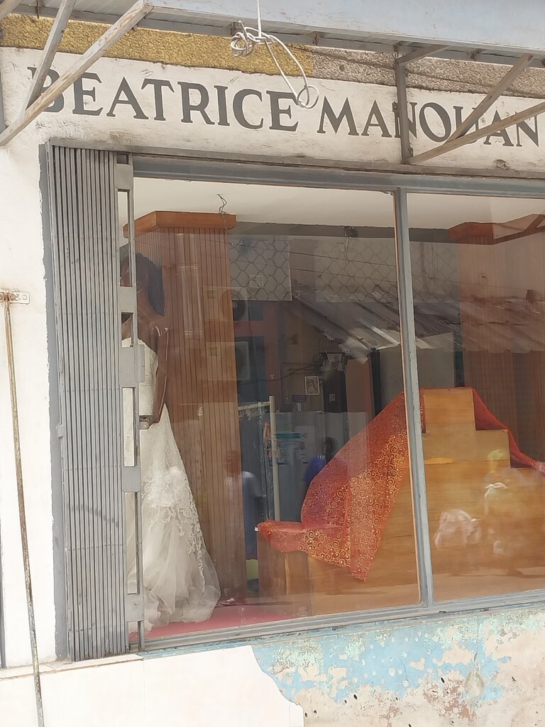 Giyim mağazası Béatrice Manouan, Abican, foto