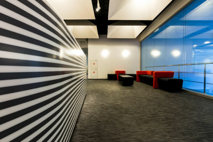 Boya ve cila malzemeleri üretim ve satış yerleri Marker Paint, Moskova, foto