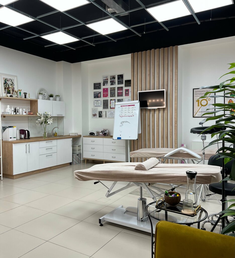 Kaş ve kirpik salonu Pmu studio&school Borisova, Izhevsk, foto