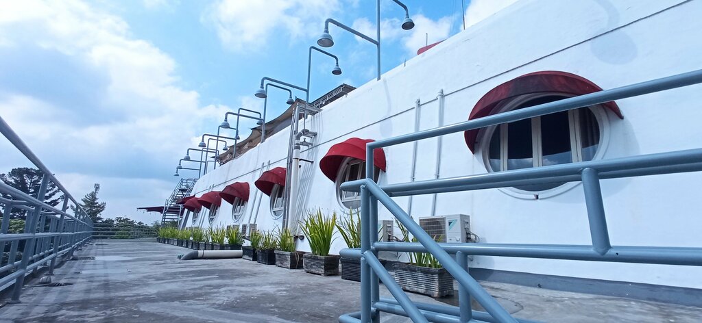 Kafe Kapal Rooftop Cafe, , foto